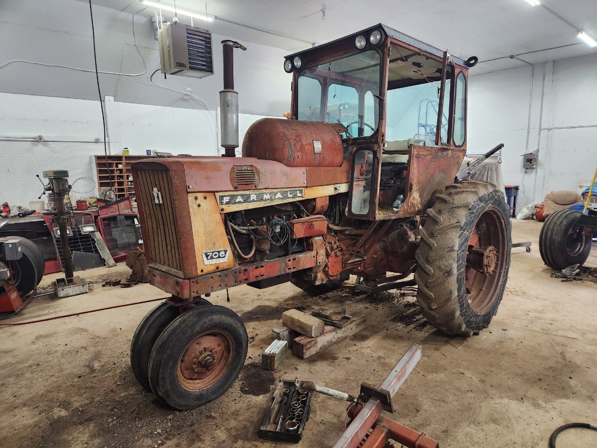 706 LP - Projects, Builds, & Restorations - Red Power Magazine Community