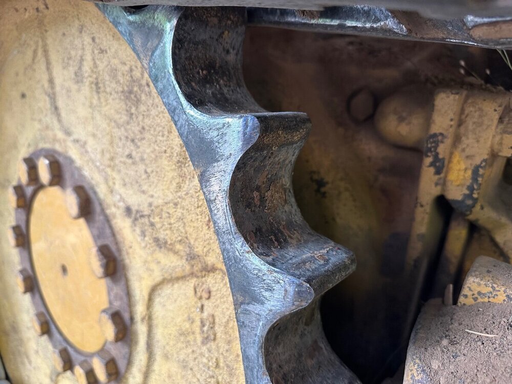 Dozer Sprocket and Idler Wear Pictures - IH Construction Equipment ...