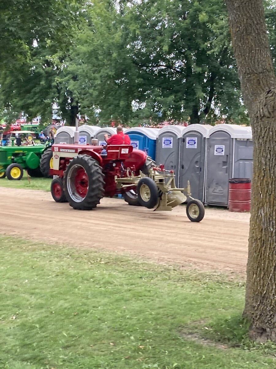 Pioneer power show LeSuer, MN - General Chat - Red Power Magazine Community