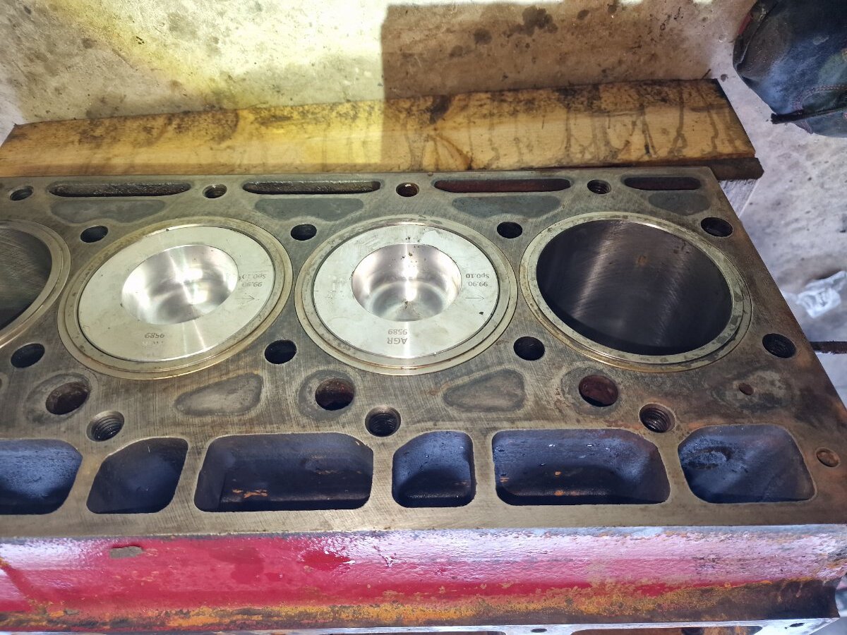 885XL split - Technical IH Talk - Red Power Magazine Community