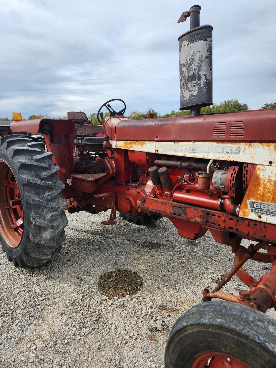 1973 IH 666 Restored By High School Students - Projects, Builds ...