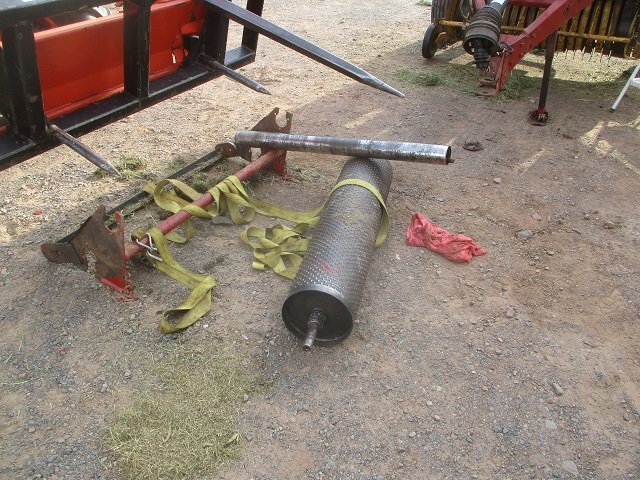 Replacing Pivot Roller on CIH RBX442 Round Baler - Tips - Technical IH ...