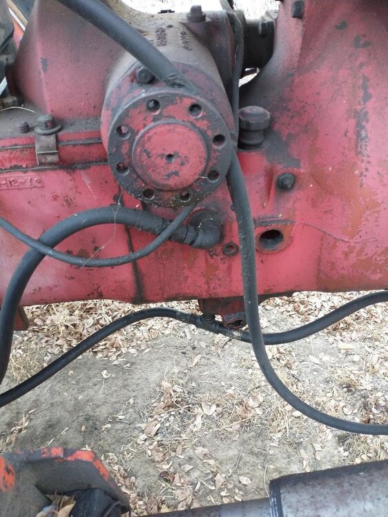 Farmall M - live hydraulic pump - Technical IH Talk - Red Power ...