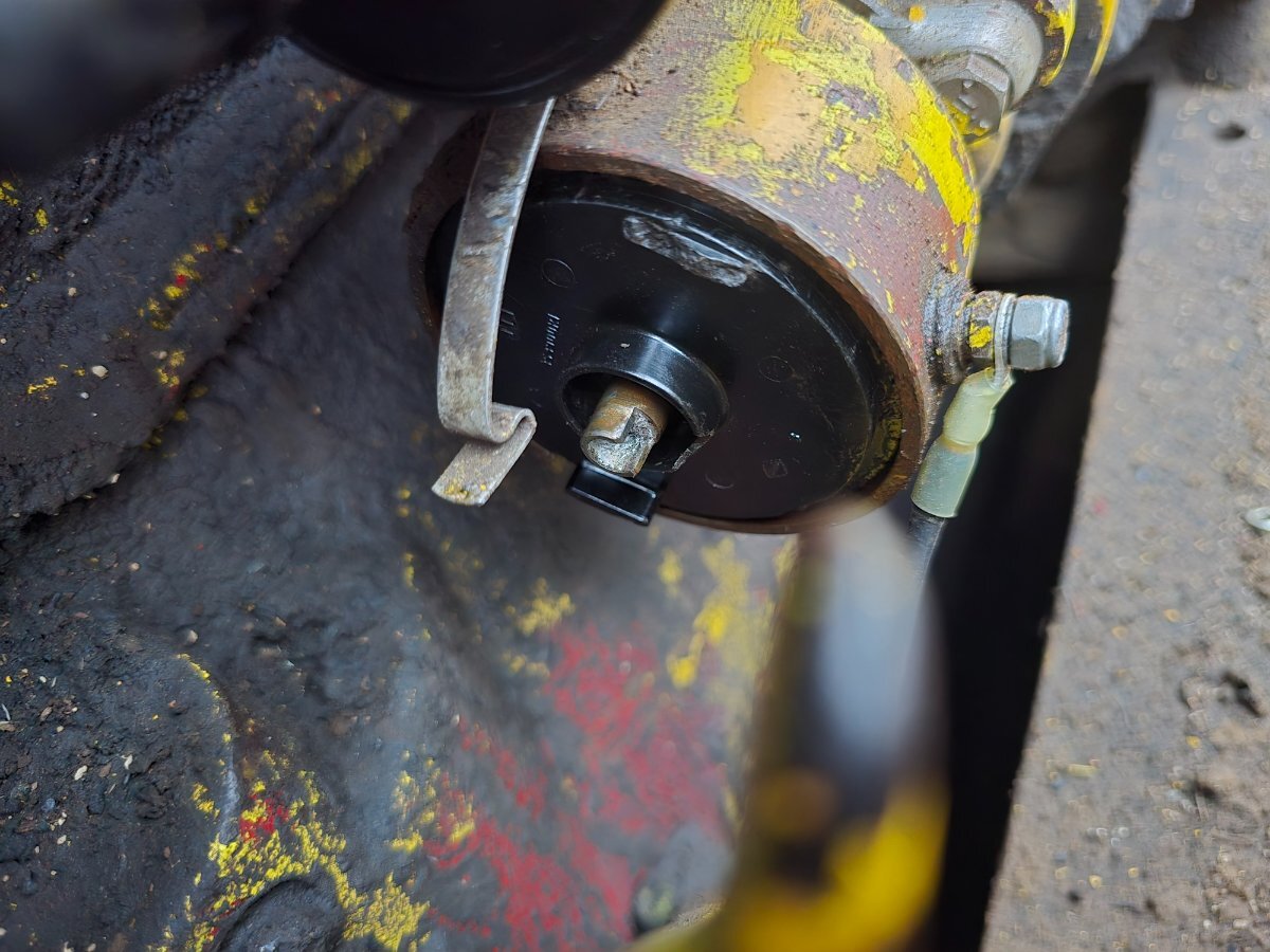 1940s Td6 Distributor identification - Technical IH Talk - Red Power ...