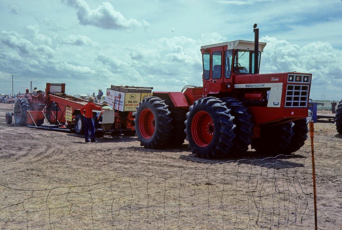 1970s tractor pull down in Texas somewhere - General Chat - Red Power ...