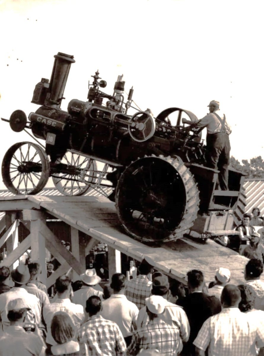 IH Tractors on Montana Farm - Page 1016 - General Chat - Red Power ...