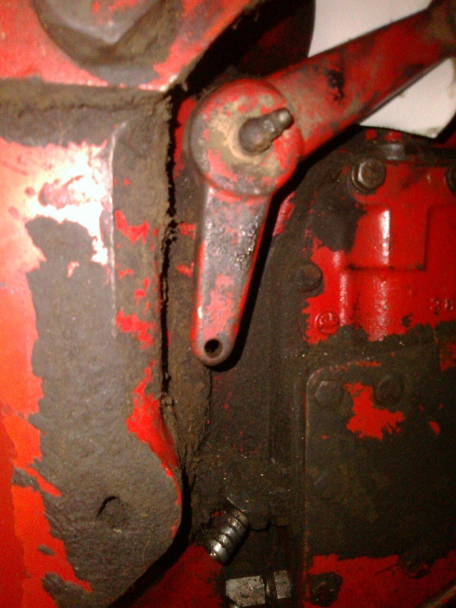 1086 Clutch Adjustment Issues - Technical IH Talk - Red Power Magazine ...