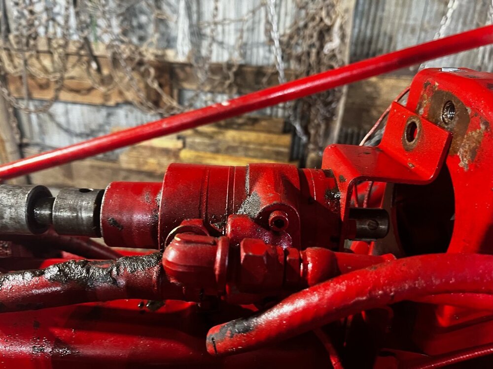 Need help on Farmall 300 steering wheel shaft - Technical IH Talk - Red ...