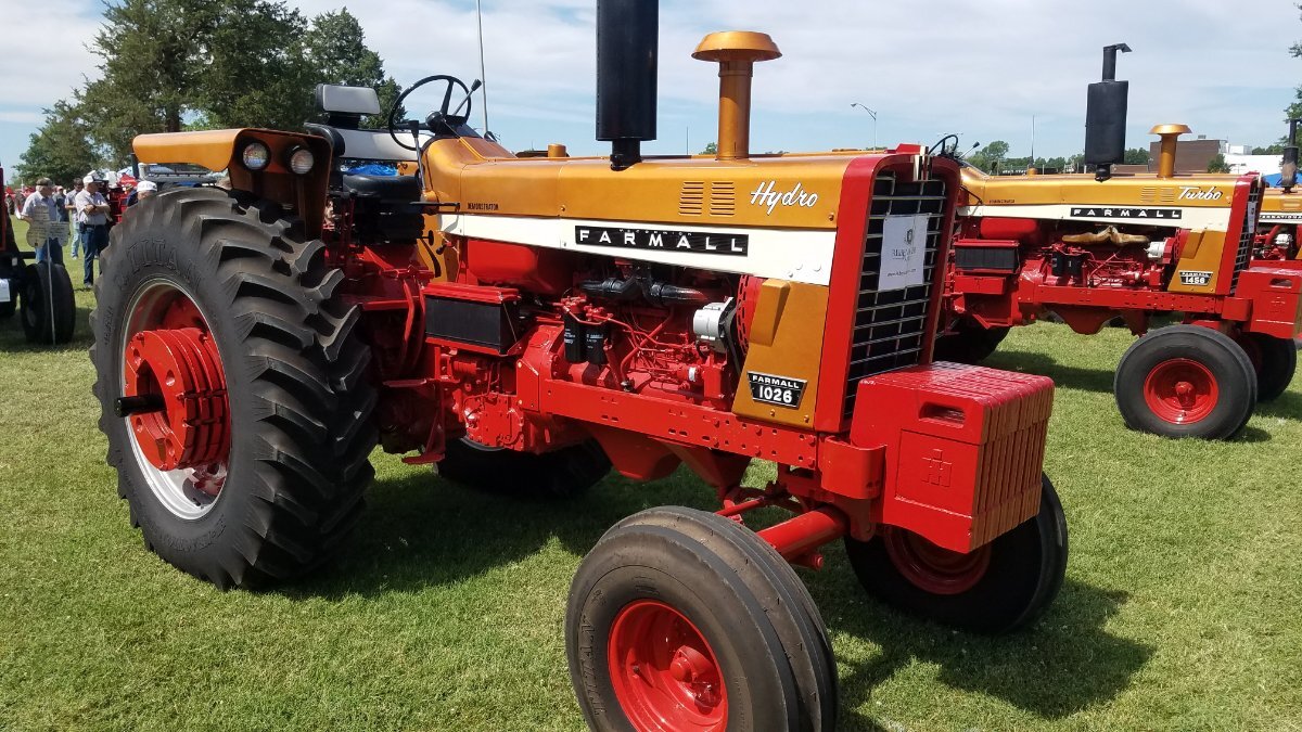 300 Instrument panel color? - Page 2 - Technical IH Talk - Red Power ...