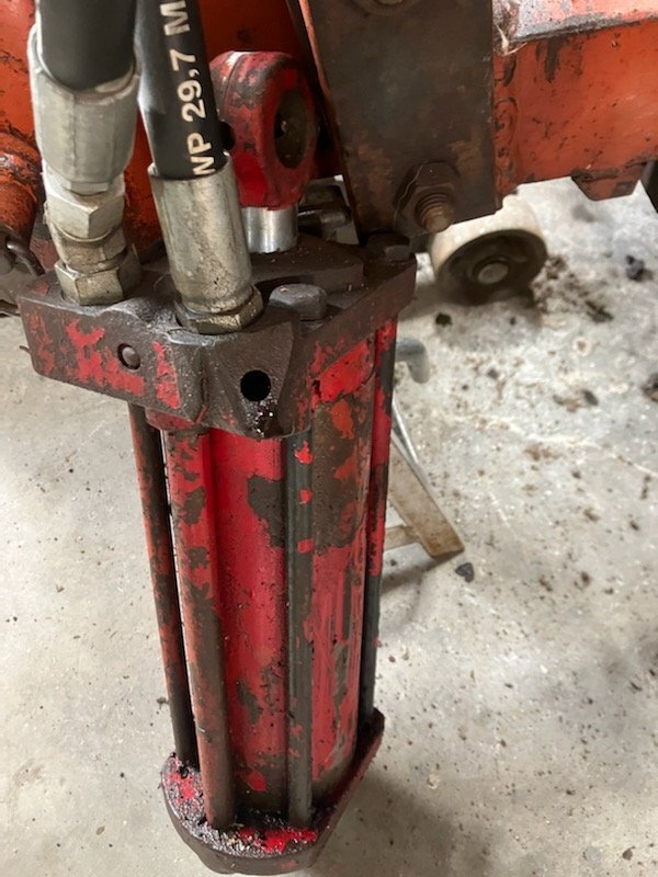 340 fast hitch lift cylinder - Technical IH Talk - Red Power Magazine ...