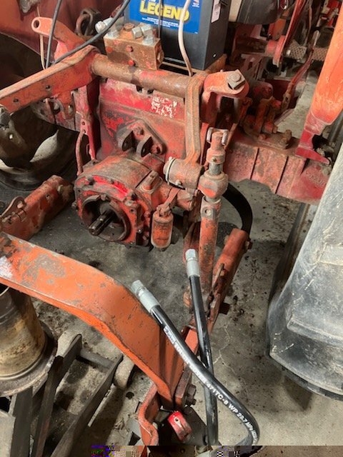 340 fast hitch lift cylinder - Technical IH Talk - Red Power Magazine ...