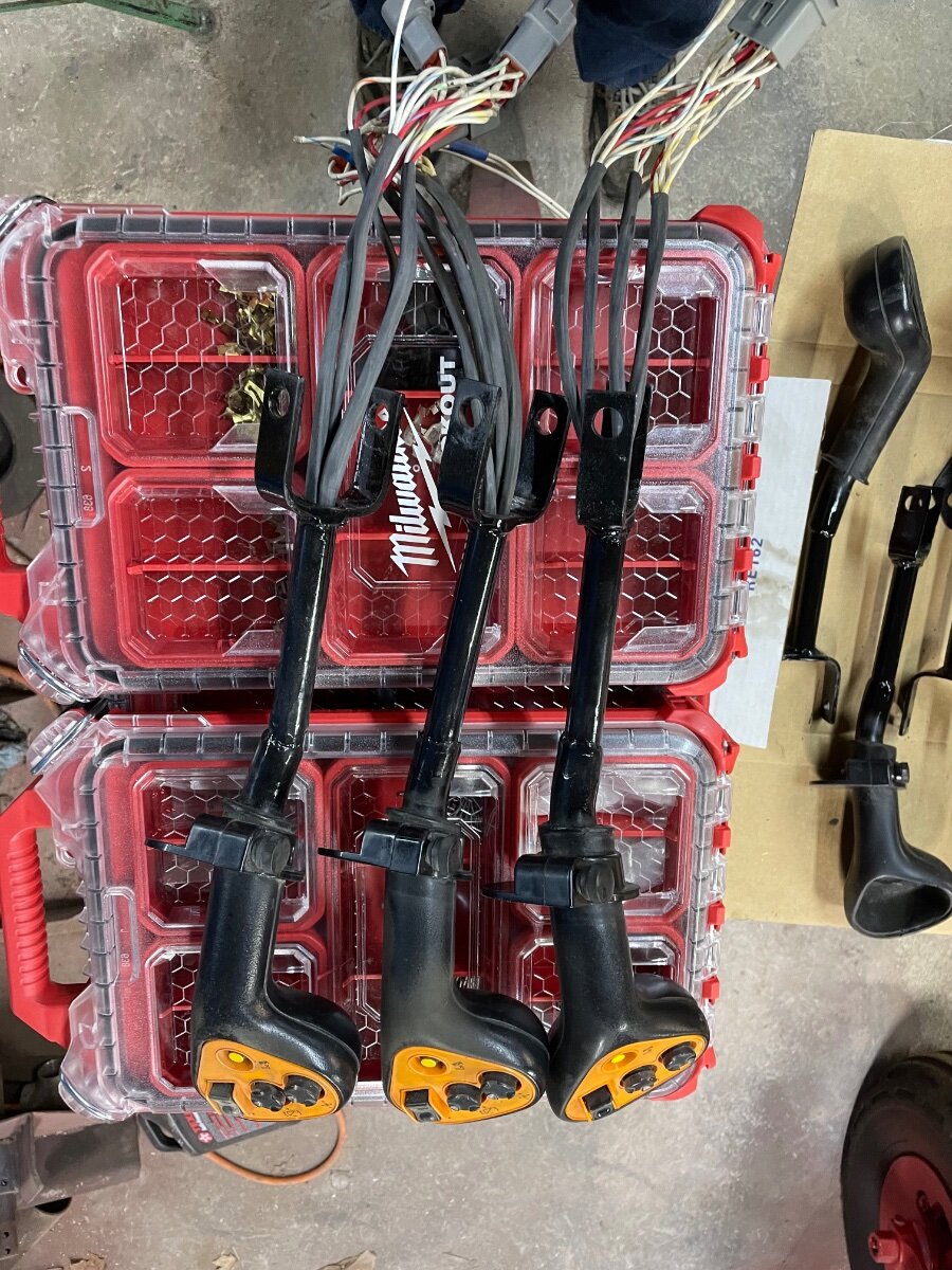 New style combine hydro handle - Technical IH Talk - Red Power Magazine ...