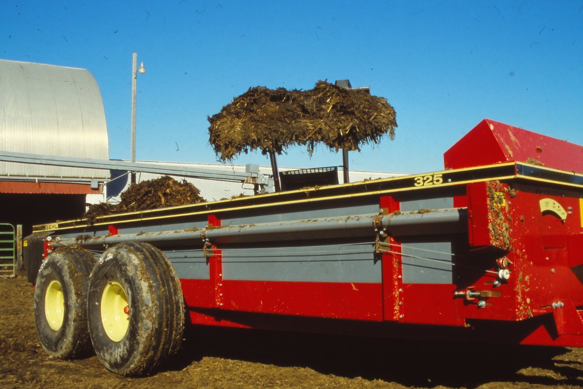 A few really cool, IH related, Gehl archive pics.... - General Chat ...
