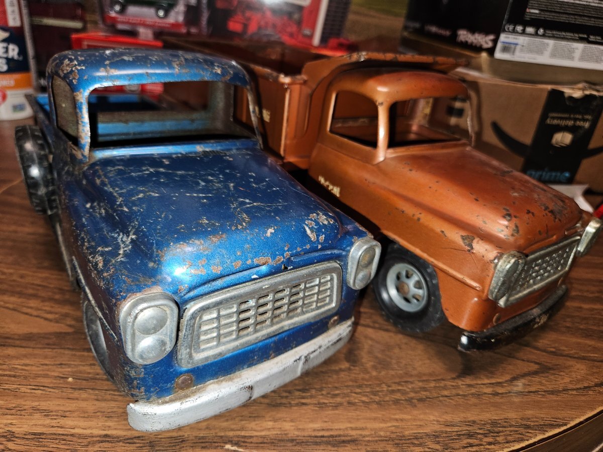 Couple of Tru Scale IH trucks - IH Toys, Memorabilia & Collectibles ...
