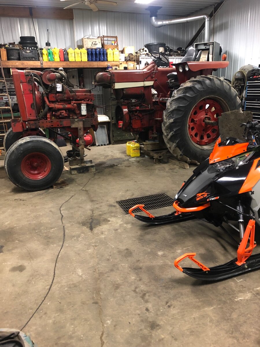 IH 856 - D407 harmonic damper R&R - Technical IH Talk - Red Power ...