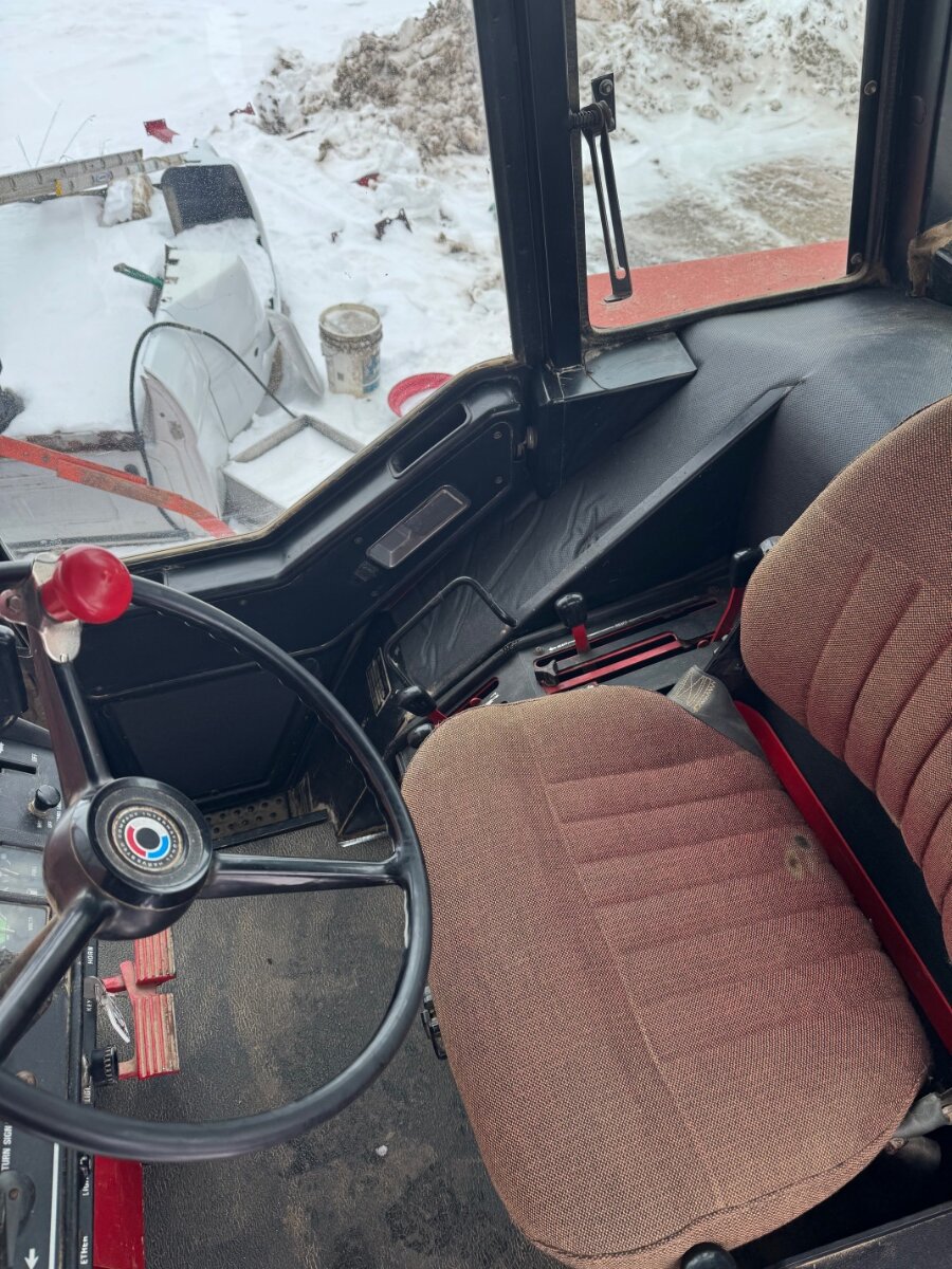 'Wanted' 86 Series Original OEM Seat Cushions (Pics) - Technical IH ...