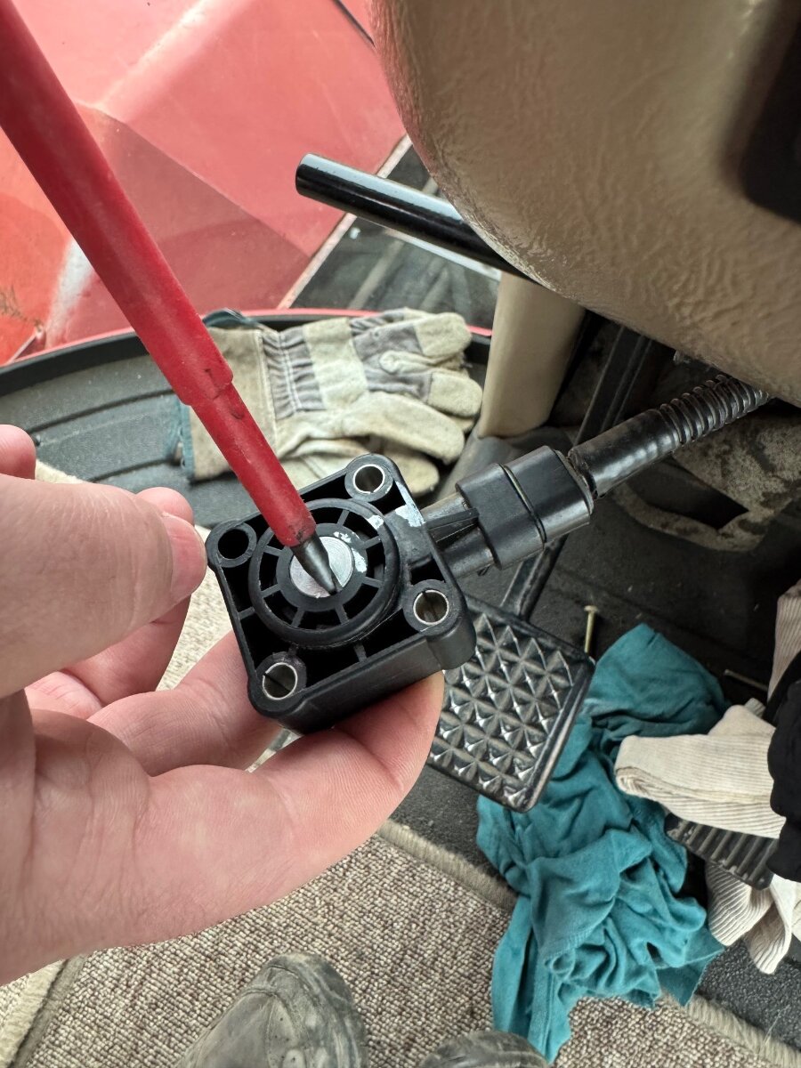 Case IH STX 450 clutch position potentiometer - Technical IH Talk - Red ...