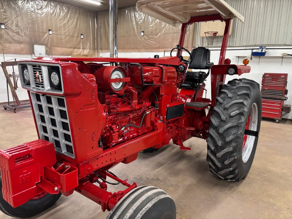 ‘72 IH 1466 gets new paint - Projects, Builds, & Restorations - Red ...