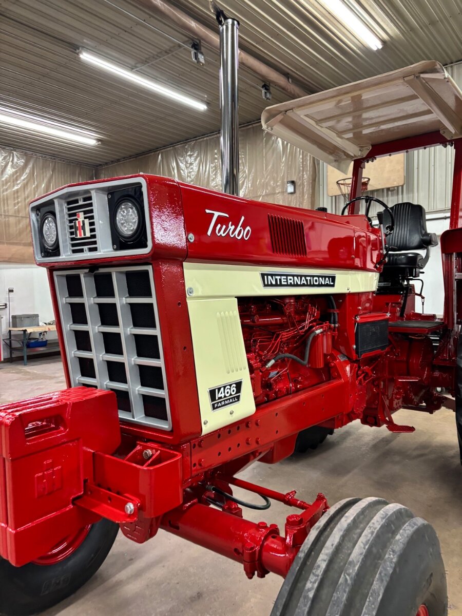 ‘72 IH 1466 gets new paint - Projects, Builds, & Restorations - Red ...