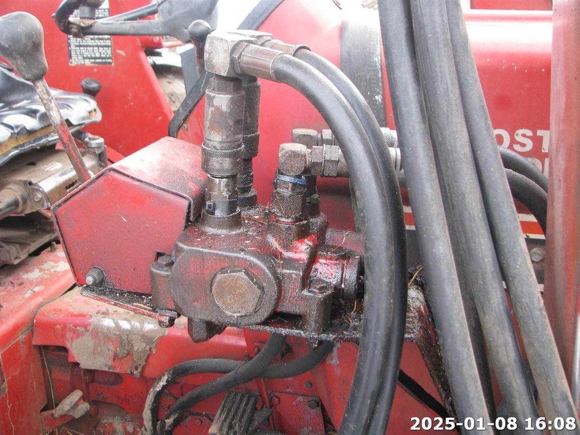 Connecting a 2250 loader to a 784 - Technical IH Talk - Red Power ...