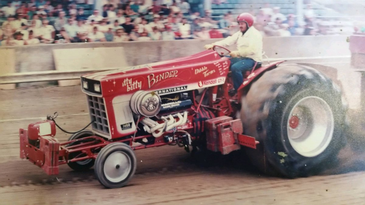 Ted Dibbles International 1468 alky super stocker from years ago - General Chat - Red Power ...