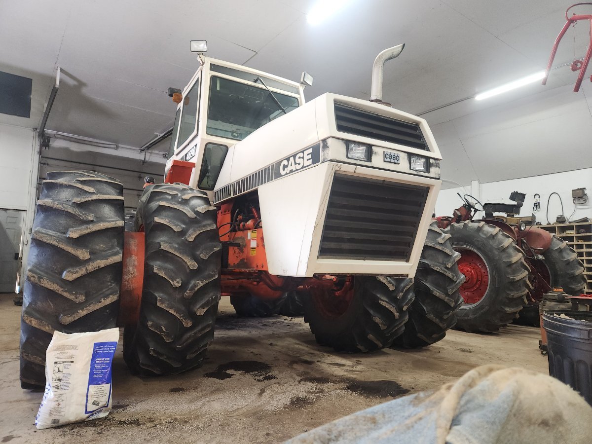 Nice original low houred 2090 Case in for repairs - Technical IH Talk ...