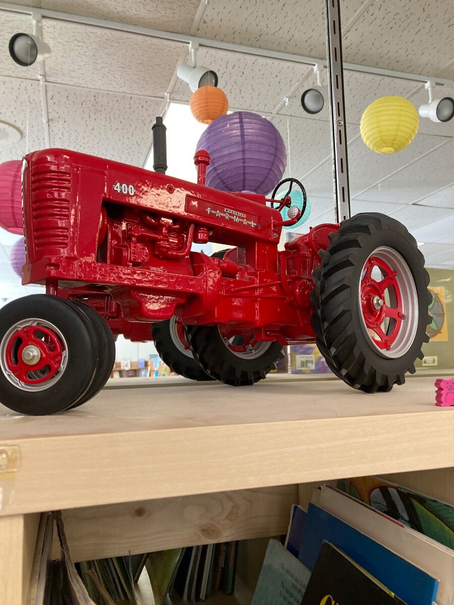 Model 400 - IH Toys, Memorabilia & Collectibles - Red Power Magazine ...