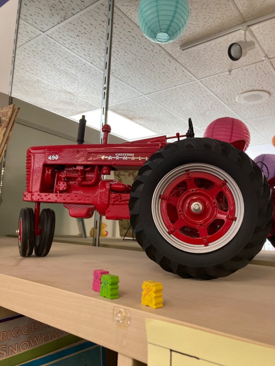 Model 400 - IH Toys, Memorabilia & Collectibles - Red Power Magazine ...