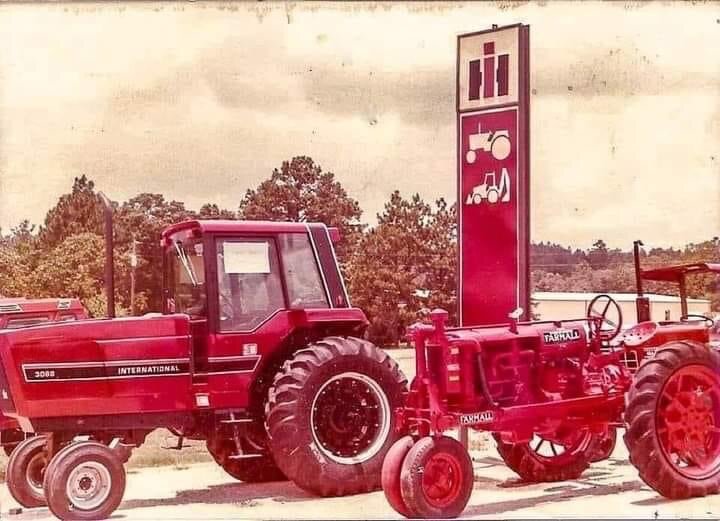 Well, I finally got my first cab tractor. - General Chat - Red Power ...