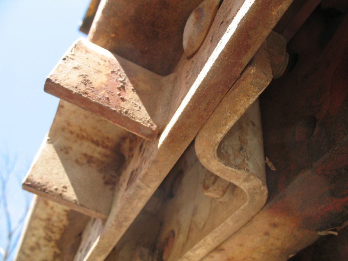 International 2000/3000 loader brackets - Technical IH Talk - Red Power ...