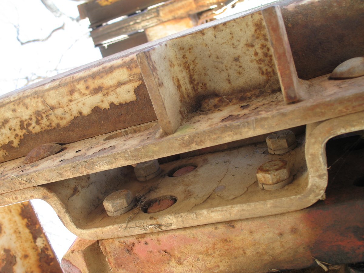 International 2000/3000 loader brackets - Technical IH Talk - Red Power ...