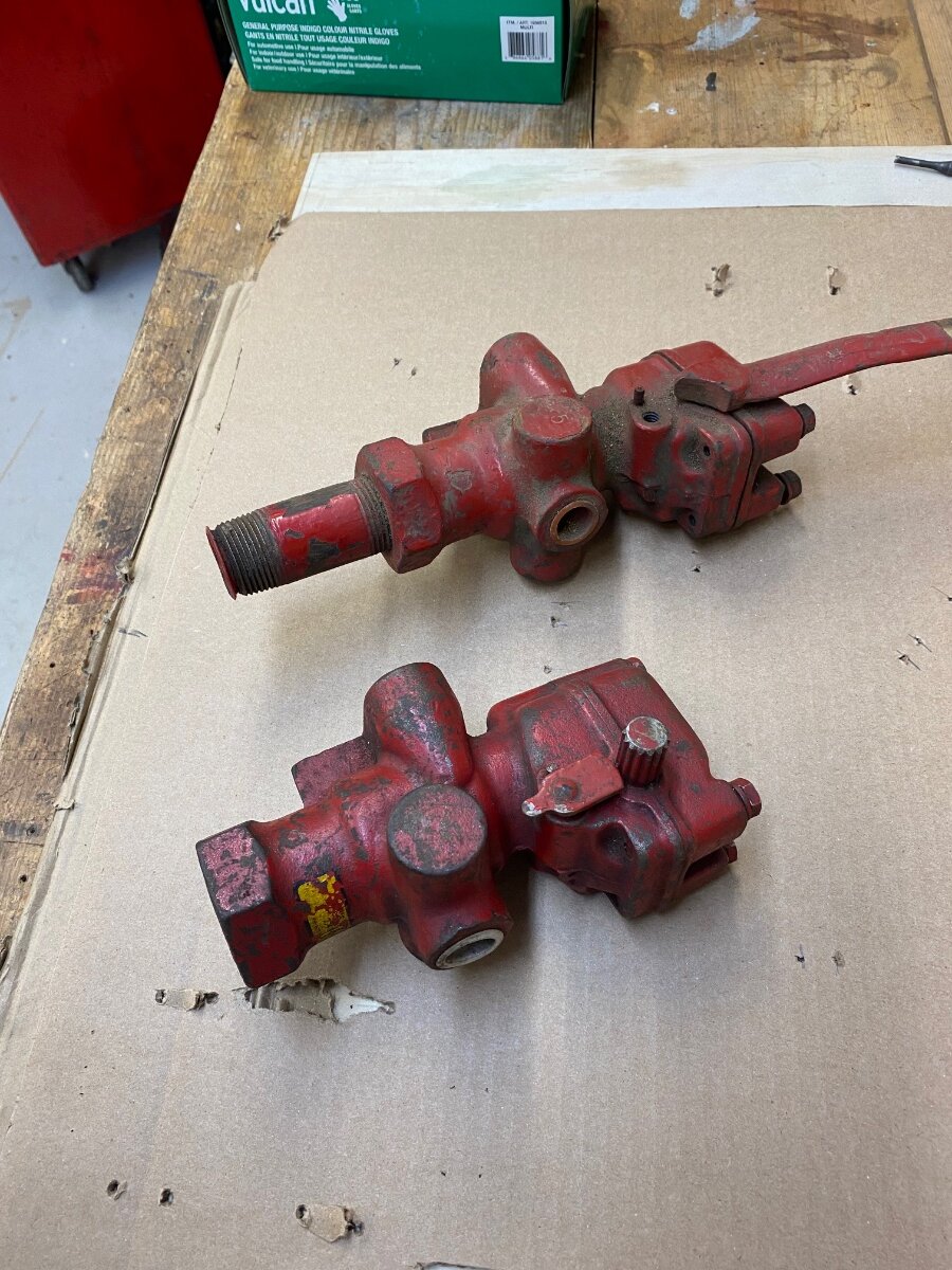 Christmas Tree Valve with Splined Shaft - Technical IH Talk - Red Power ...