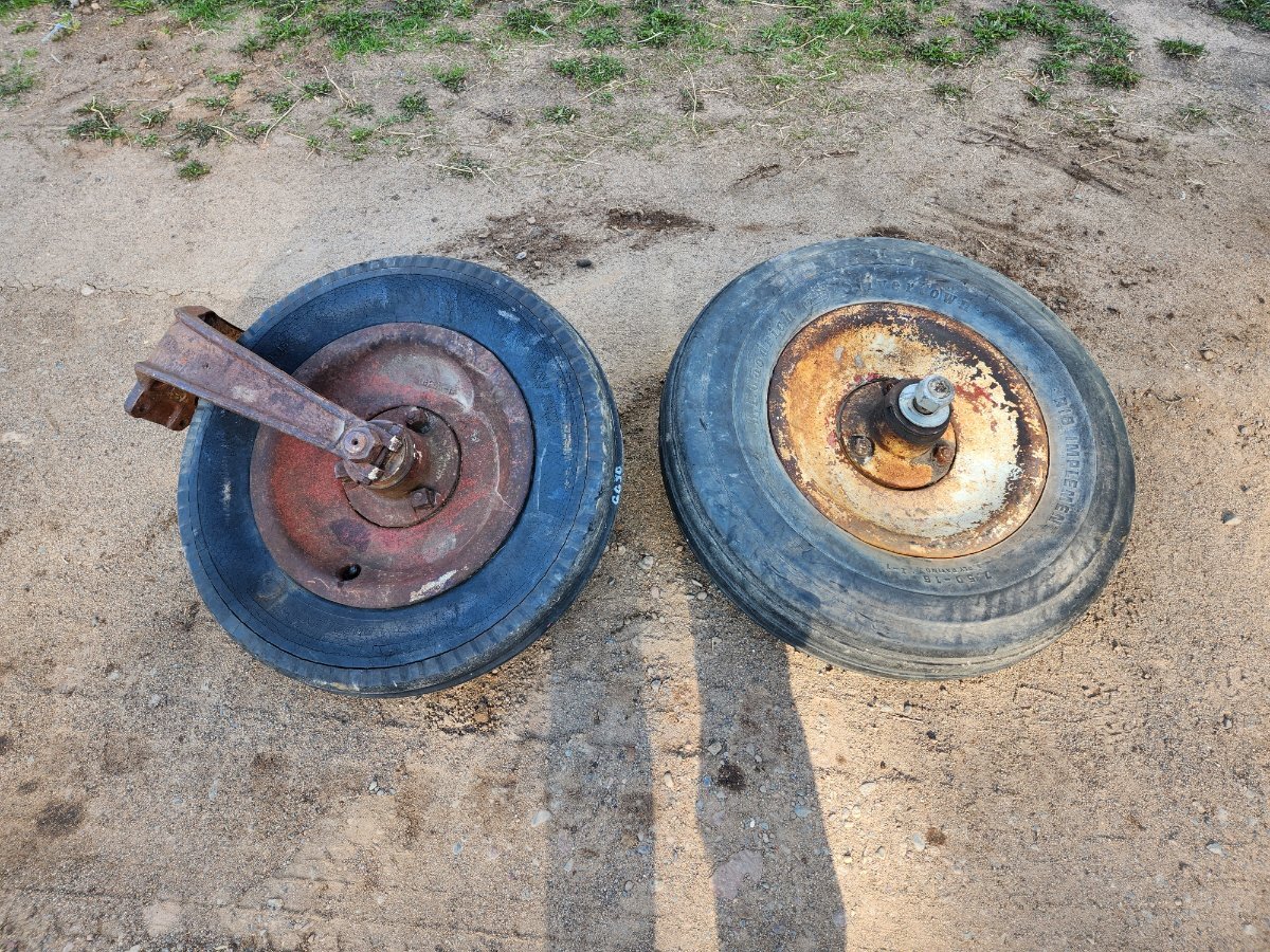 Le Sueur Swap meet finds. - General Chat - Red Power Magazine Community