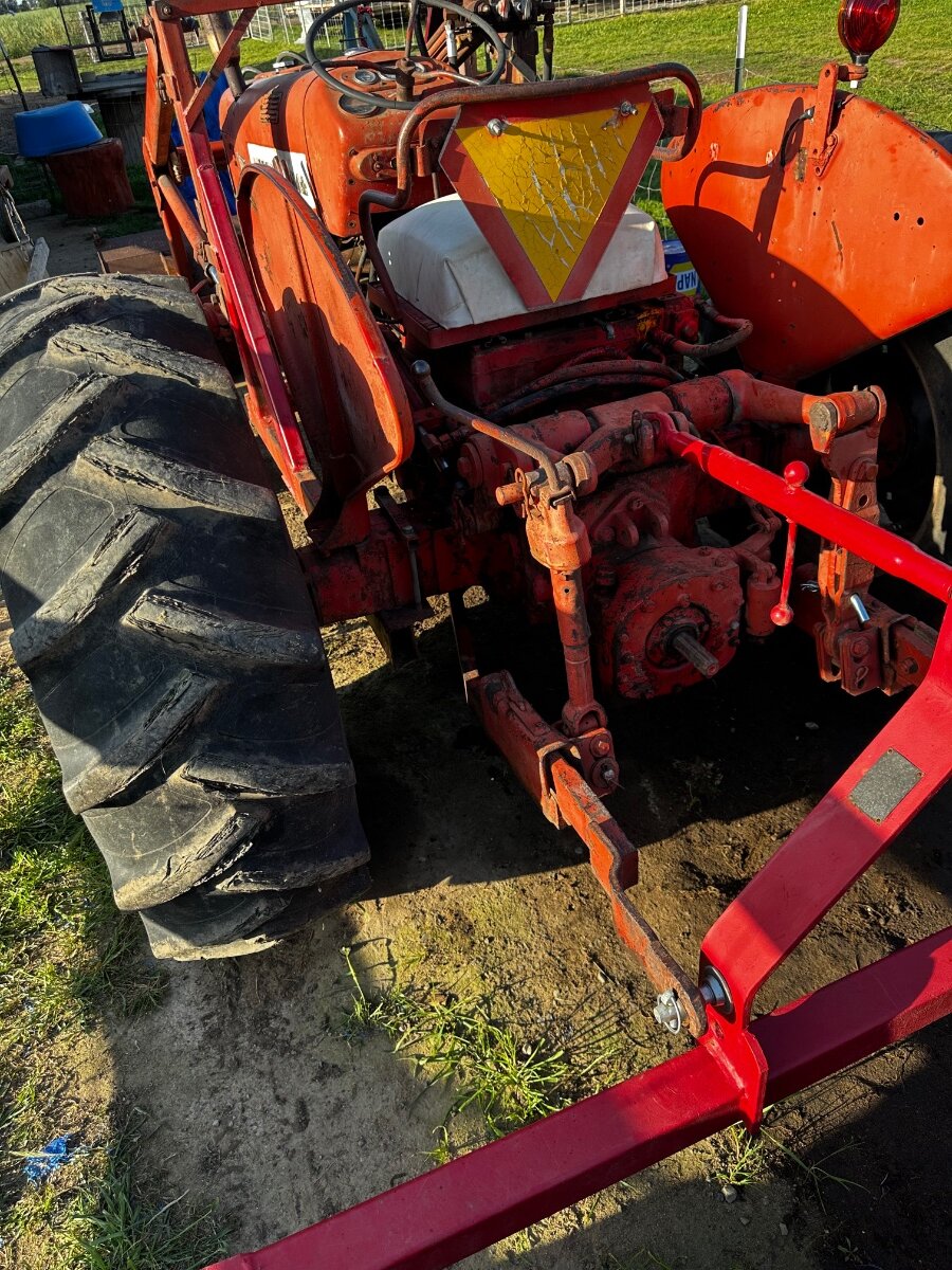 1955 international 300 utility w/front loader - Technical IH Talk - Red ...