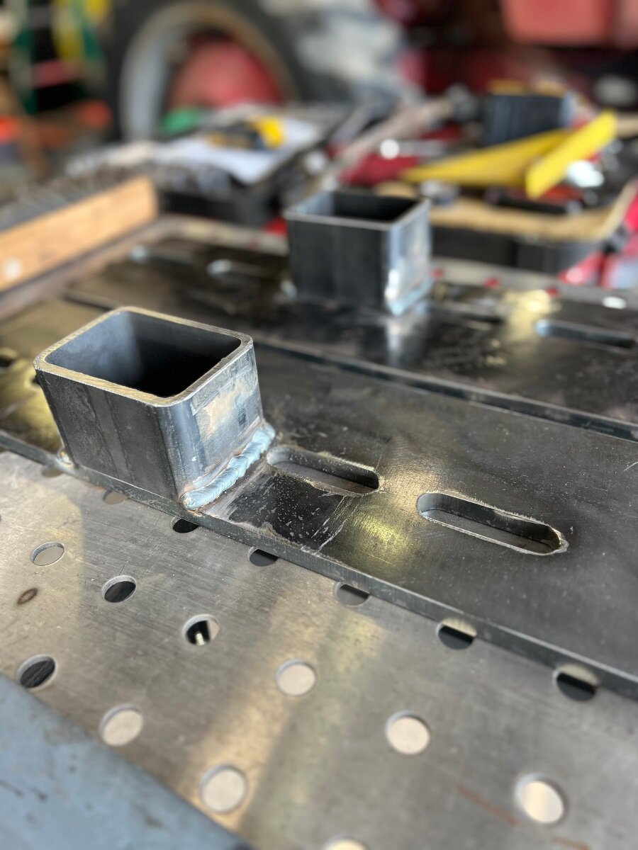 International 2000/3000 loader brackets - Technical IH Talk - Red Power ...