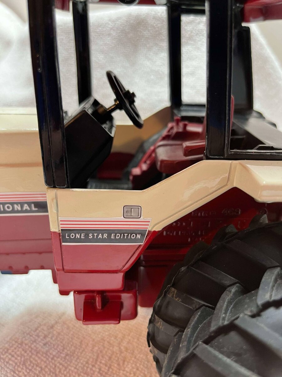Lone Star tractor - IH Toys, Memorabilia & Collectibles - Red Power ...