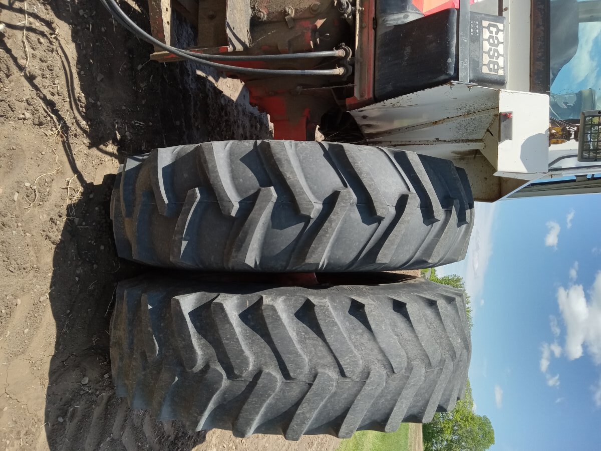 Extension hubs for 8 bolt dual wheel for my 1270 - Technical IH Talk ...