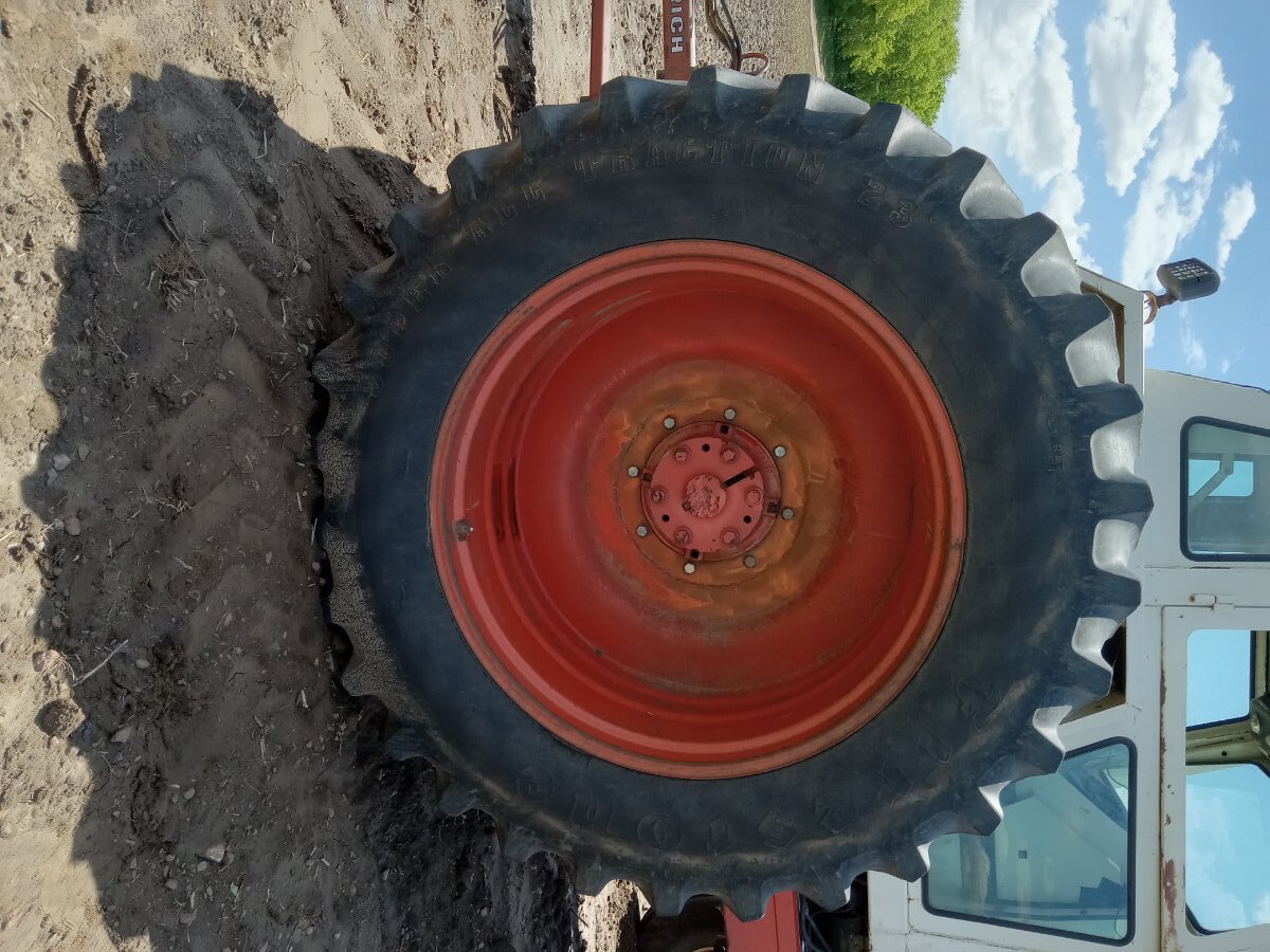 Extension hubs for 8 bolt dual wheel for my 1270 - Technical IH Talk ...