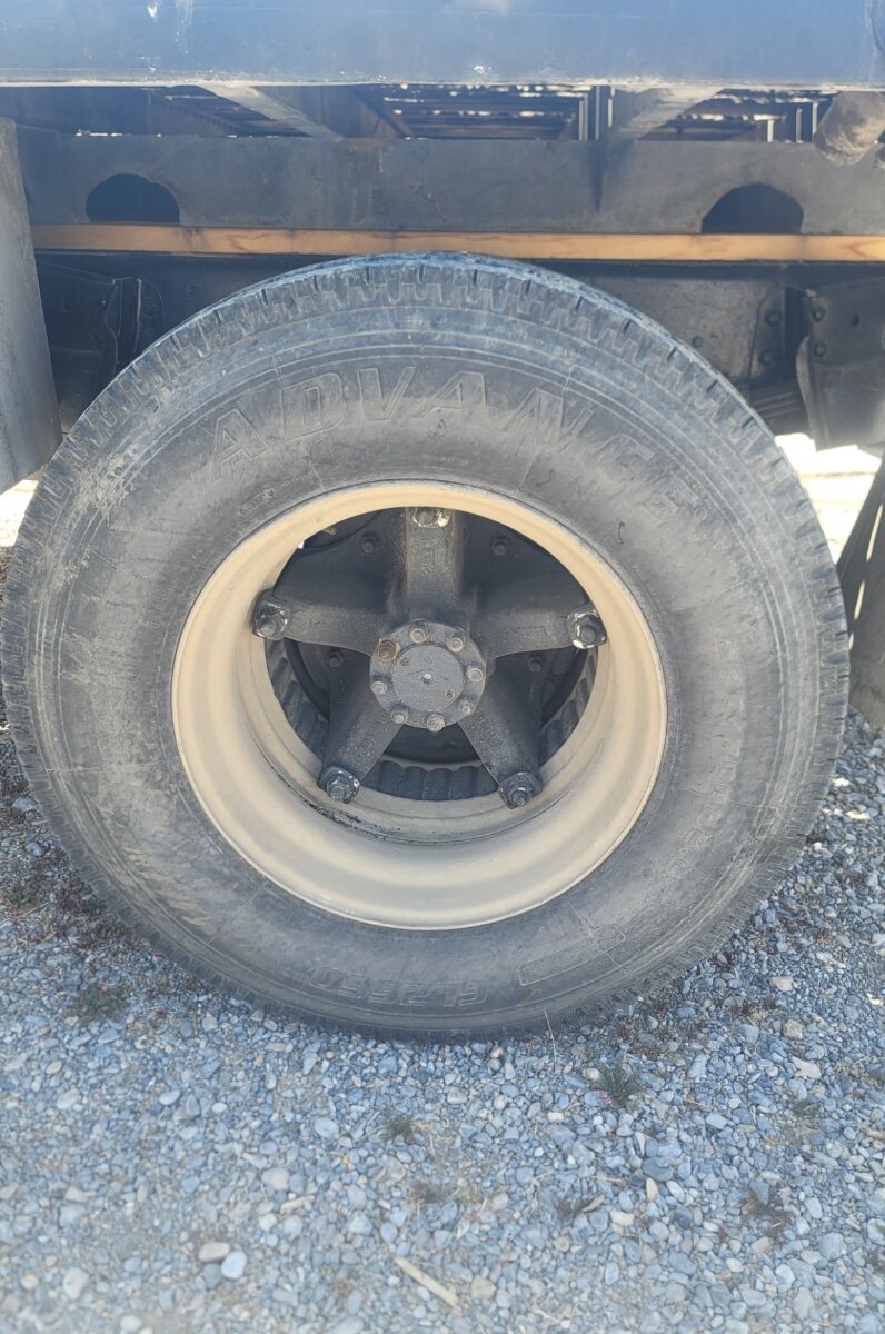 Are these split wheels? - IH Trucks - Red Power Magazine Community