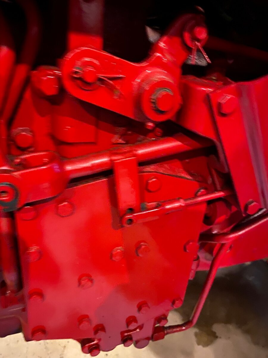 1566 clutch linkage - Technical IH Talk - Red Power Magazine Community
