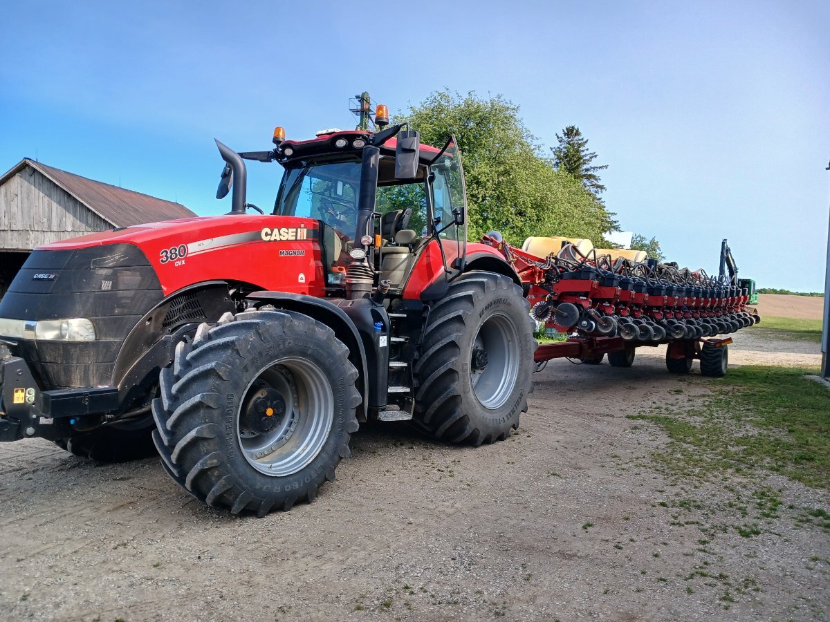 1245 planter - fertilizer clean outs? - Technical IH Talk - Red Power ...
