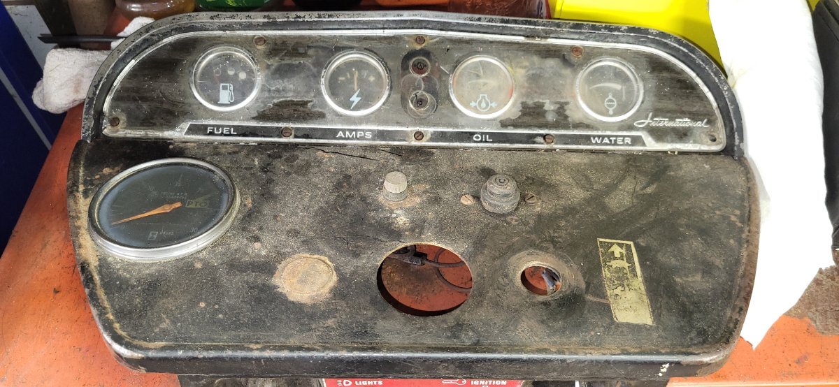 IH 674 Utility Power Steering Hand Pump and Dash Rebuild - Technical IH ...