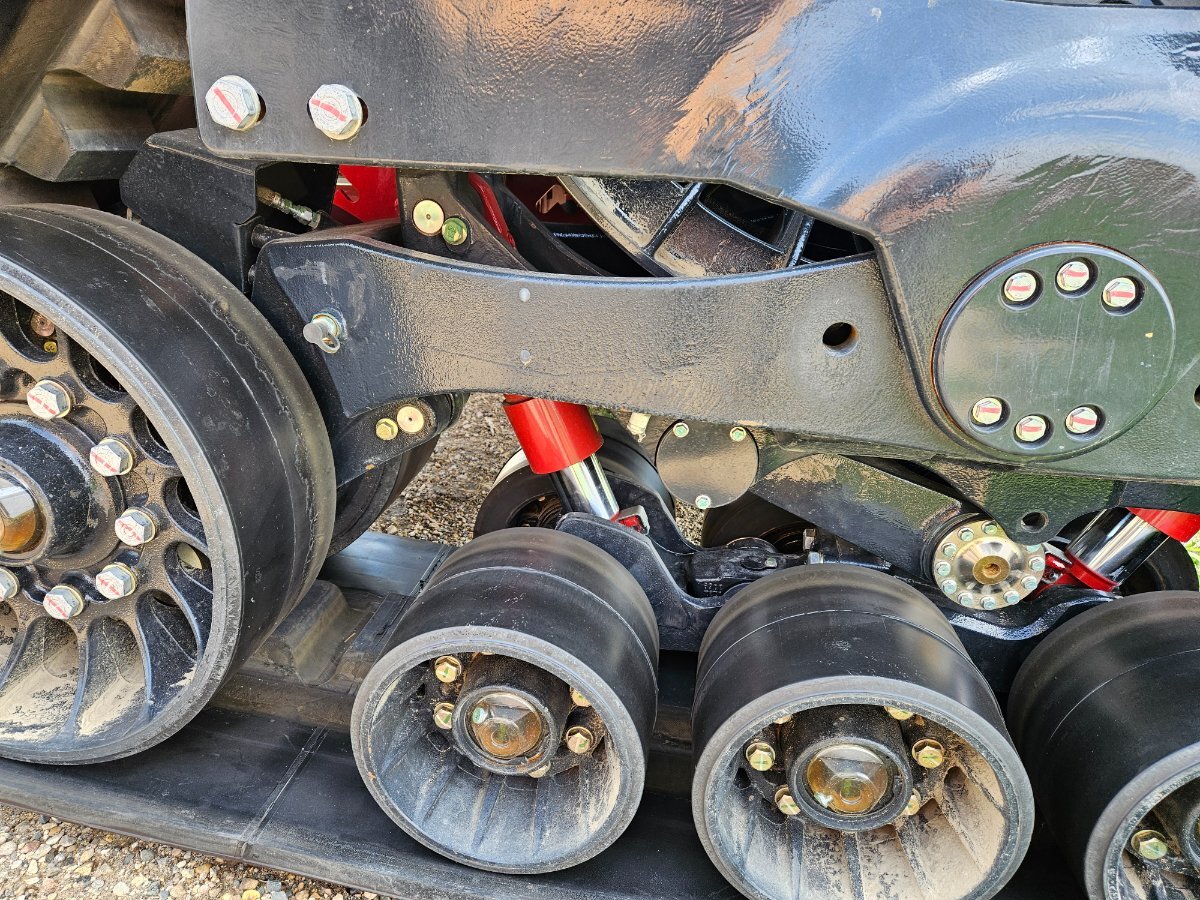 715 quadtrac spotted - General Chat - Red Power Magazine Community