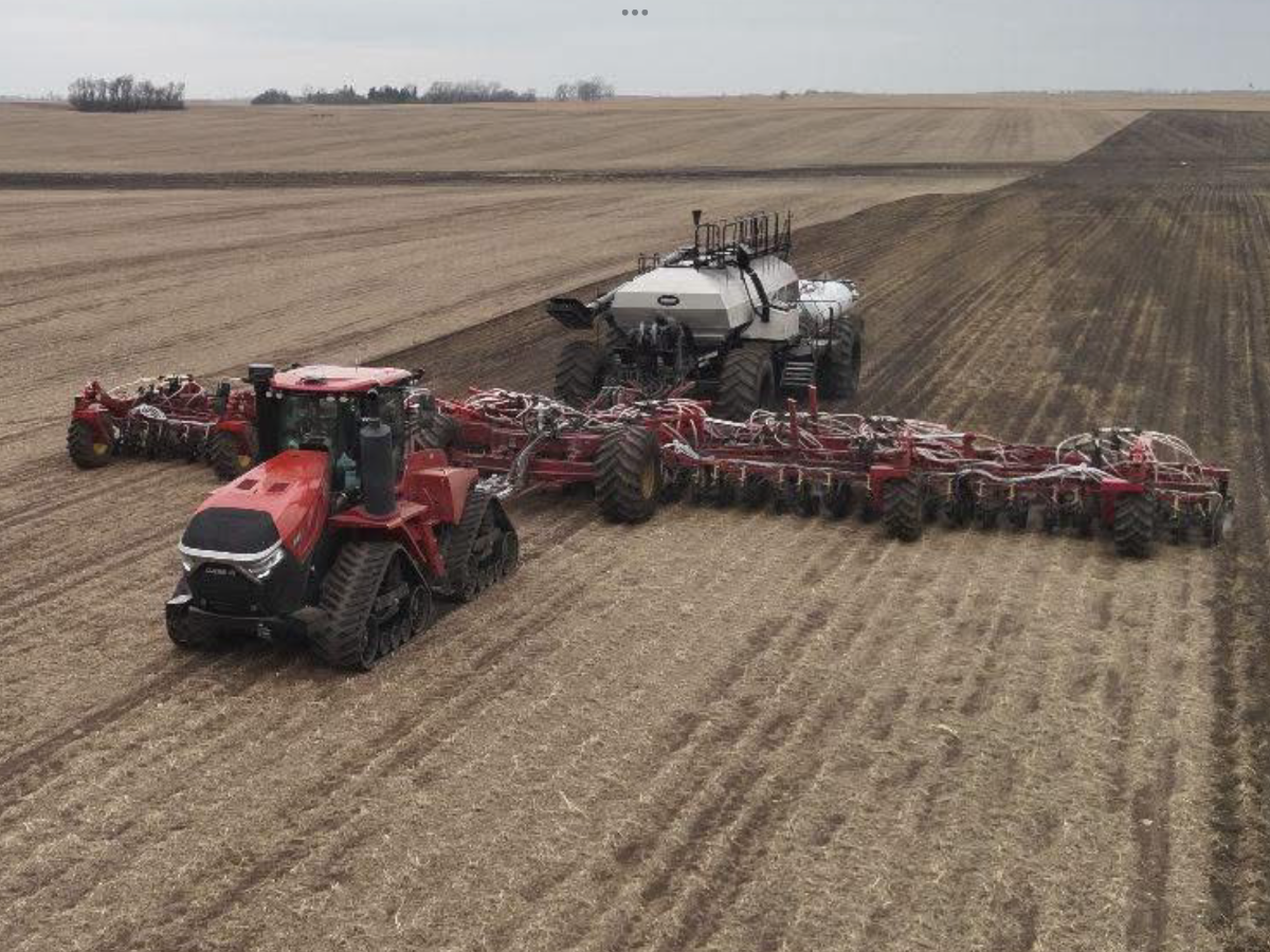 715 quadtrac spotted - Page 2 - General Chat - Red Power Magazine Community
