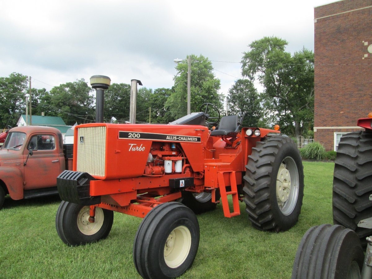 Local Small Town Tractor Show - General Chat - Red Power Magazine Community