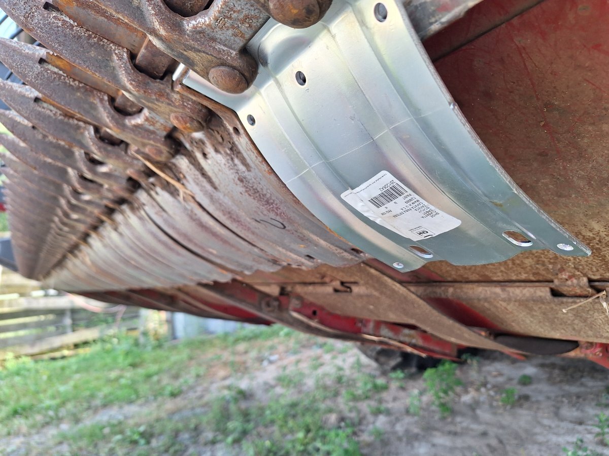 1020 header shoe replacement - Technical IH Talk - Red Power Magazine ...