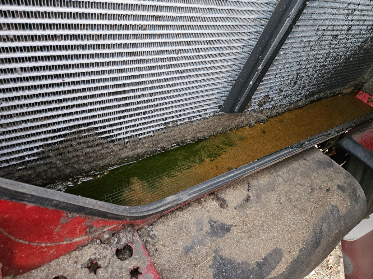 8010 hydraulic oil cooler - Technical IH Talk - Red Power Magazine ...