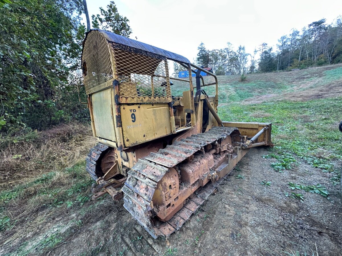 Help identifying this International TD9B dozer a friend and I bought ...