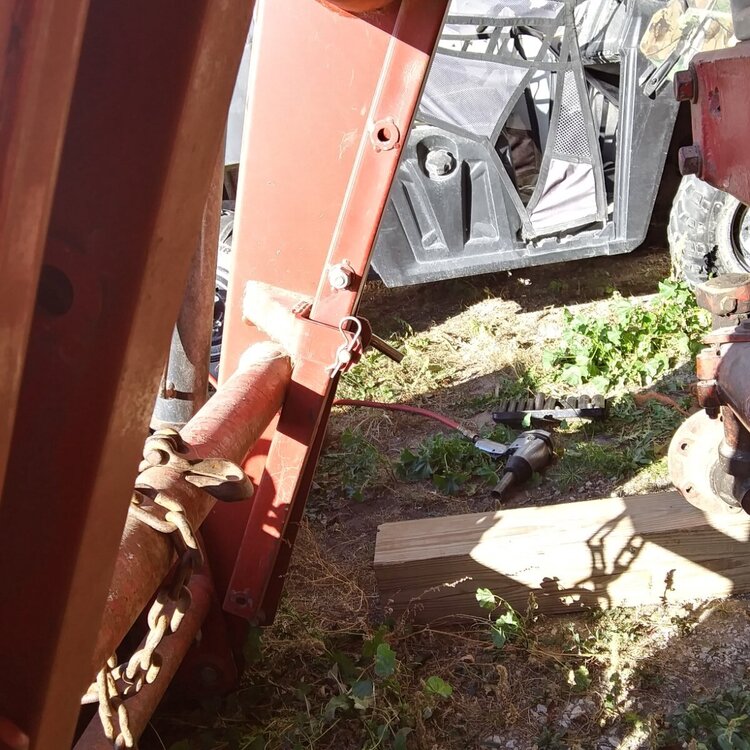 484 with an allied 294 FEL - Technical IH Talk - Red Power Magazine ...