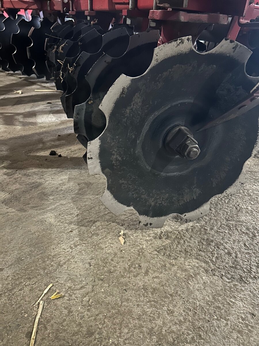 Notched discs on 490/496 discs - Technical IH Talk - Red Power Magazine ...